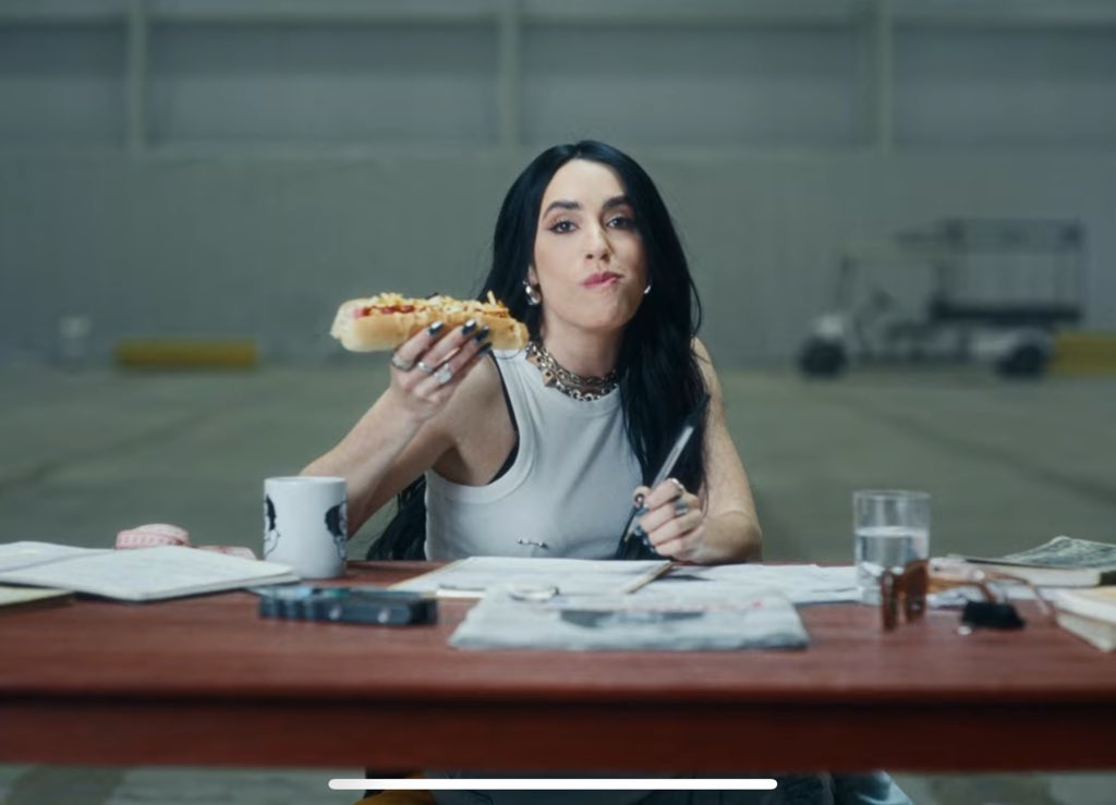 Lali – FANÁTICO (Official video) – Mundo Yerba